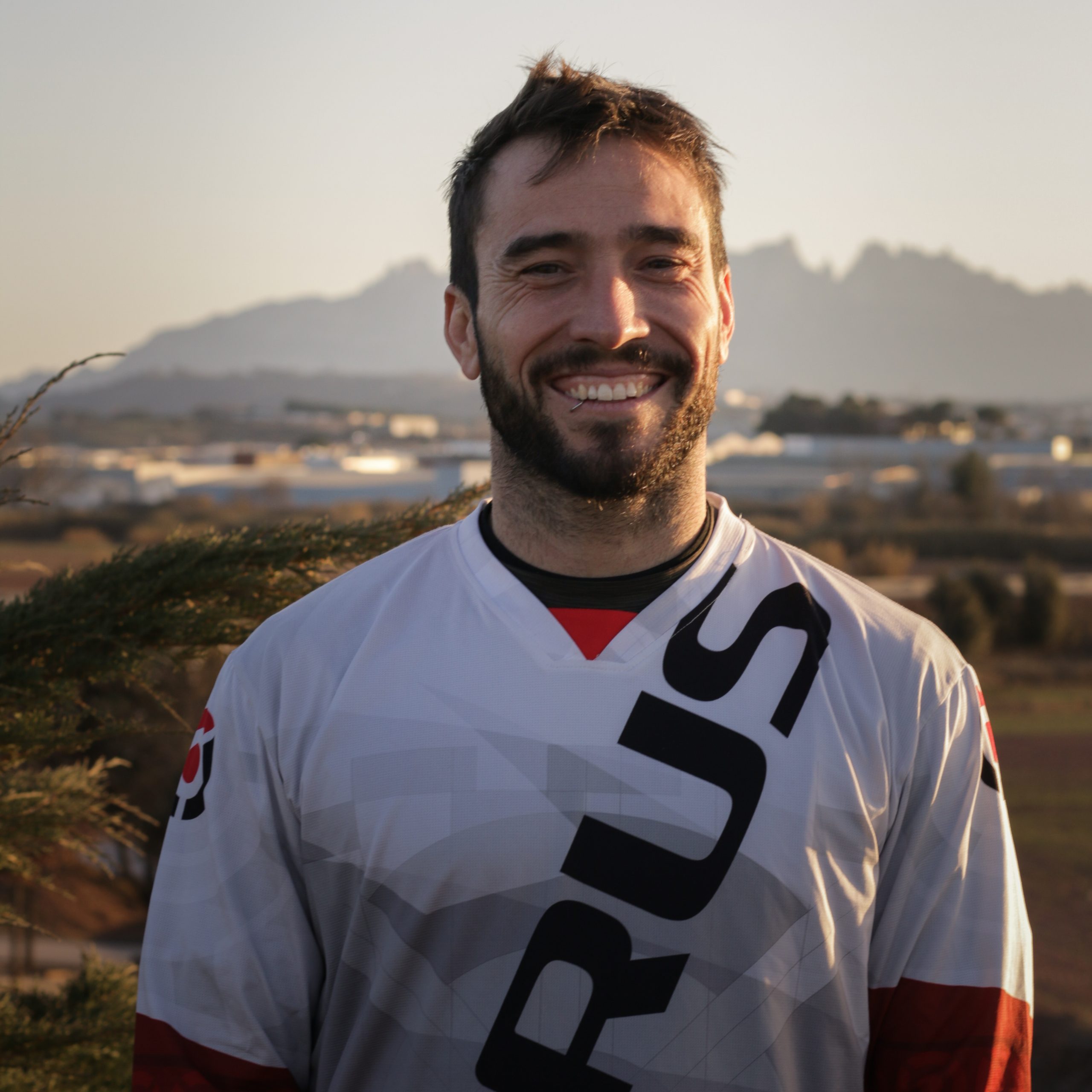 David "Cari" Niubó - Icarus World